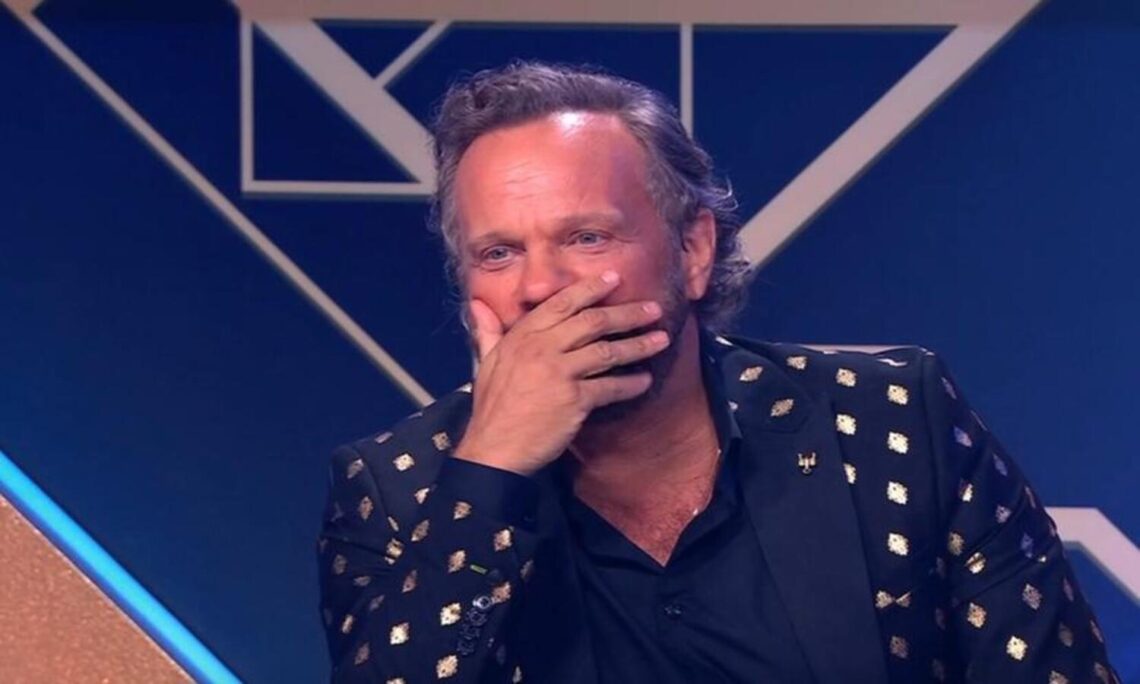 Carlo Boszhard in shock na onthulling in The Masked Singer: ‘Hoe kan je ...