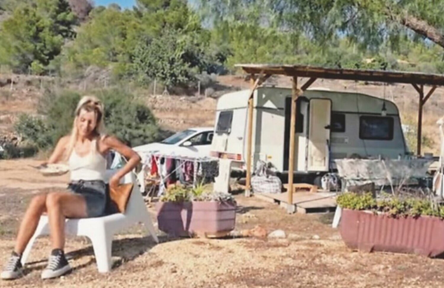 “Wij zijn helemaal geen vrienden!”: Marc reageert fel op Monique nadat ...