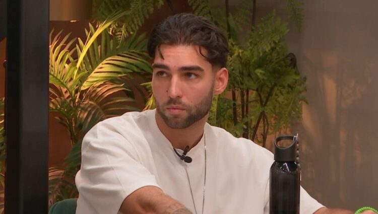 Familie van Ricky veroorzaakt onrust in De Bondgenoten: situatie loopt ...